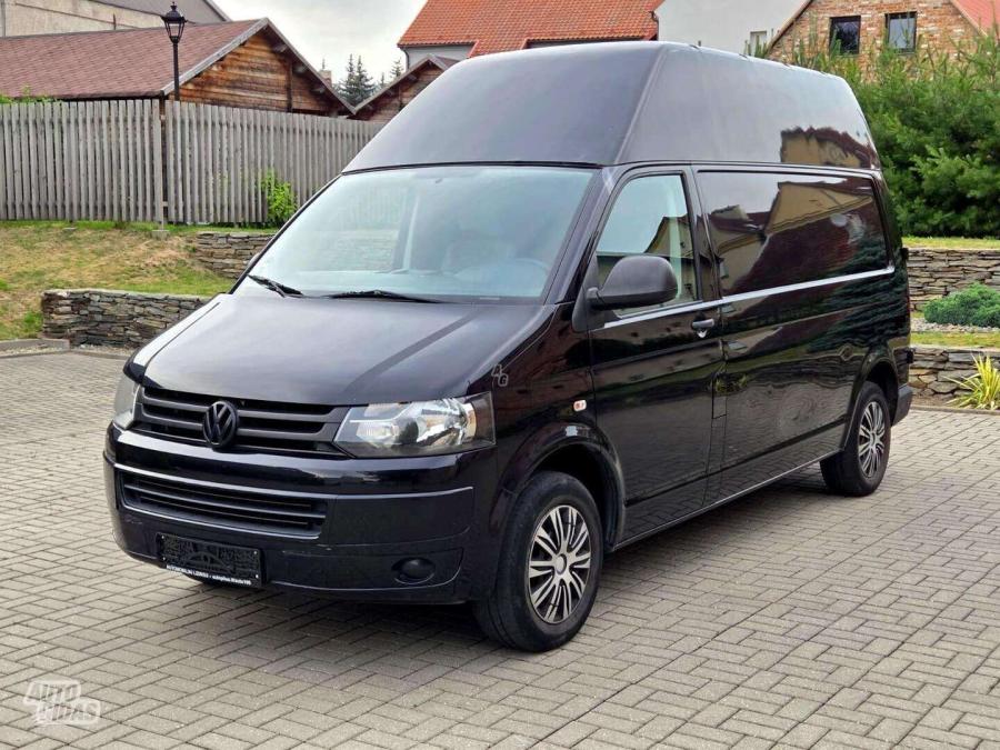 Black Volkswagen Transporter 2010 in Vilnius, with an engine capacity of 2.00 L and mileage of 367 thousand km for 8600 €, photo 13 on AUTOMOTO.COM.LV