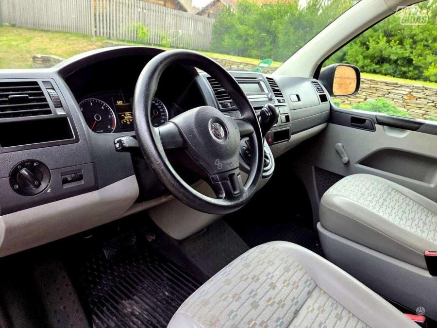 Black Volkswagen Transporter 2010 in Vilnius, with an engine capacity of 2.00 L and mileage of 367 thousand km for 8600 €, photo 19 on AUTOMOTO.COM.LV