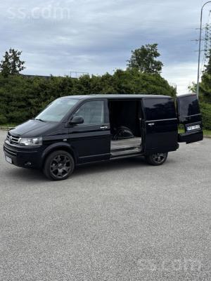 Melns Volkswagen Transporter 2012 Rīga, ar dzinēja tilpumu 2.00 L un nobraukumu 388 tūkst. km par 10500 €, foto 8 vietnē AUTOMOTO.COM.LV