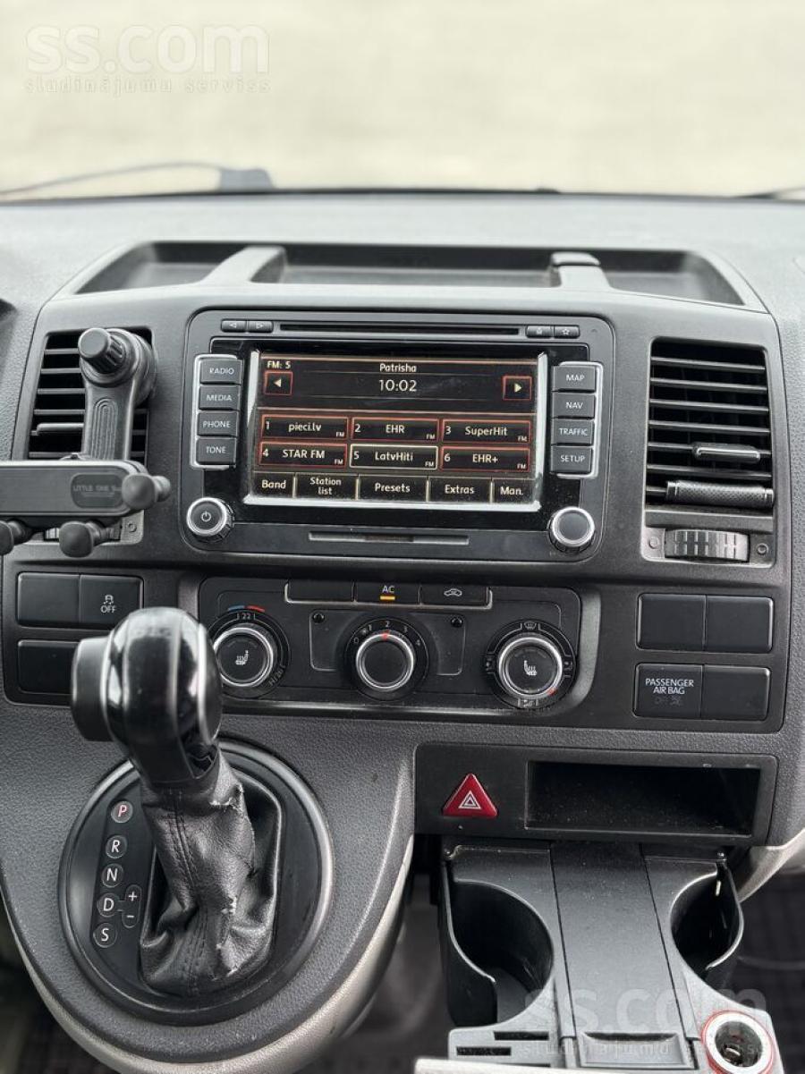 Melns Volkswagen Transporter 2012 Rīga, ar dzinēja tilpumu 2.00 L un nobraukumu 388 tūkst. km par 10500 €, foto 16 vietnē AUTOMOTO.COM.LV