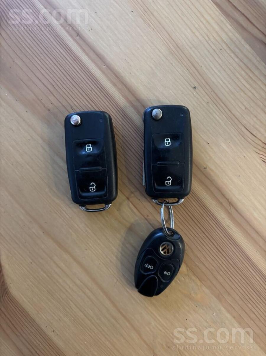 Melns Volkswagen Transporter 2012 Rīga, ar dzinēja tilpumu 2.00 L un nobraukumu 388 tūkst. km par 10500 €, foto 17 vietnē AUTOMOTO.COM.LV
