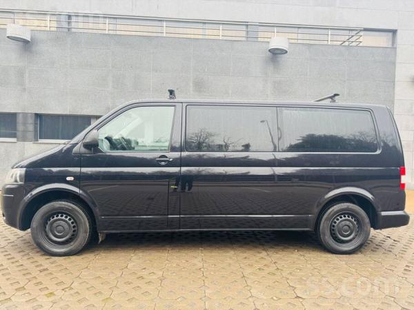 Black Volkswagen Transporter 2012 in Riga, with an engine capacity of 2.00 L and mileage of 280 thousand km for 8300 €, photo 4 on AUTOMOTO.COM.LV