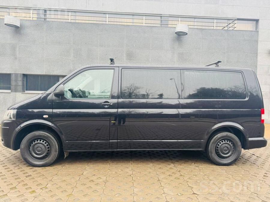Black Volkswagen Transporter 2012 in Riga, with an engine capacity of 2.00 L and mileage of 280 thousand km for 8300 €, photo 5 on AUTOMOTO.COM.LV