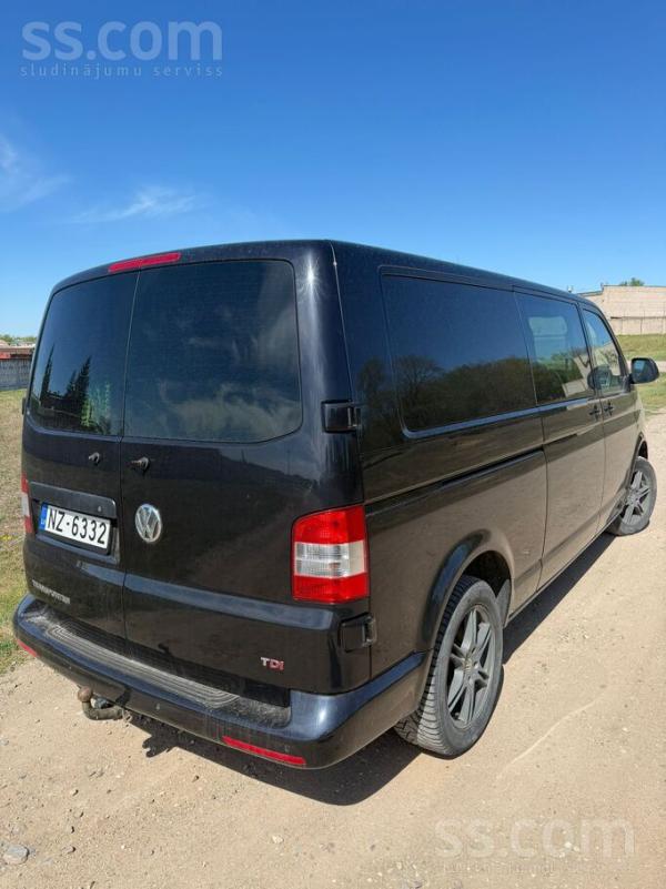 Melns Volkswagen Transporter 2014 Daugavpils, ar dzinēja tilpumu 2.00 L un nobraukumu 349 tūkst. km par 10400 €, foto 3 vietnē AUTOMOTO.COM.LV