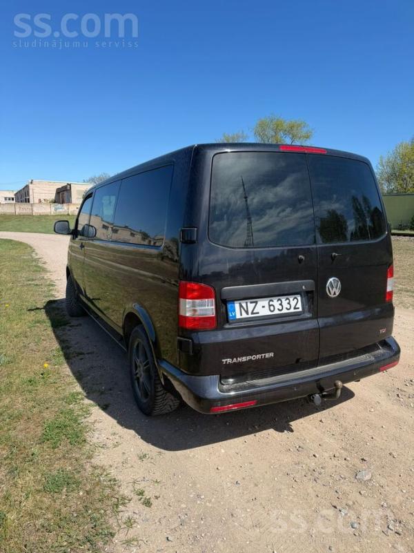 Melns Volkswagen Transporter 2014 Daugavpils, ar dzinēja tilpumu 2.00 L un nobraukumu 349 tūkst. km par 10400 €, foto 4 vietnē AUTOMOTO.COM.LV