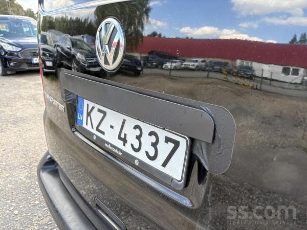Black Volkswagen Transporter 2014 in Riga, with an engine capacity of 2.00 L and mileage of 206 thousand km for 6500 €, photo 8 on AUTOMOTO.COM.LV