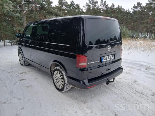 Black Volkswagen Transporter 2015 in Ventspils, with an engine capacity of 2.00 L and mileage of 261 thousand km for 14200 €, photo 3 on AUTOMOTO.COM.LV