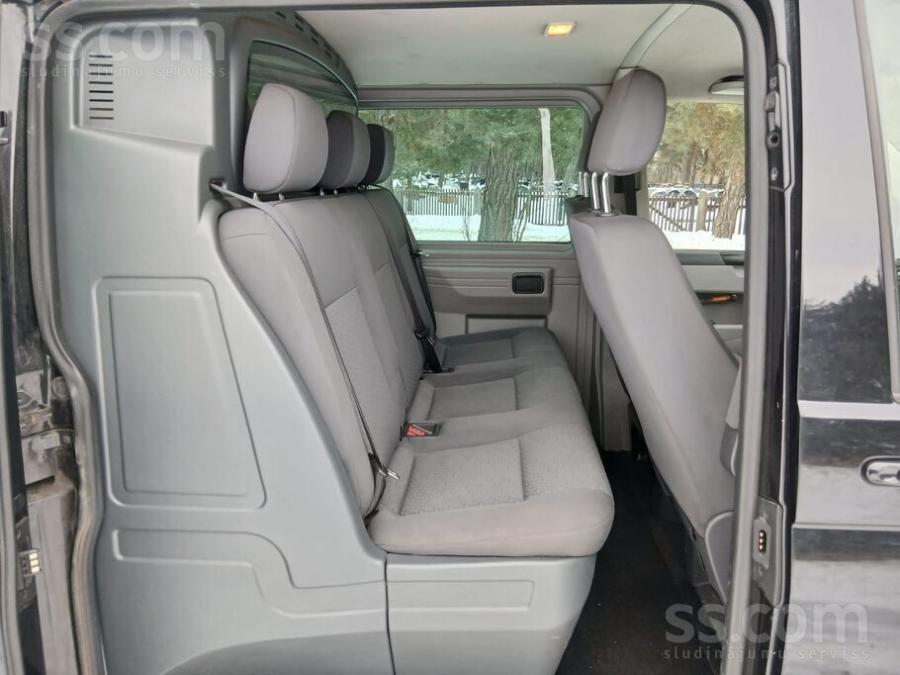 Melns Volkswagen Transporter 2015 Ventspils, ar dzinēja tilpumu 2.00 L un nobraukumu 261 tūkst. km par 14200 €, foto 5 vietnē AUTOMOTO.COM.LV