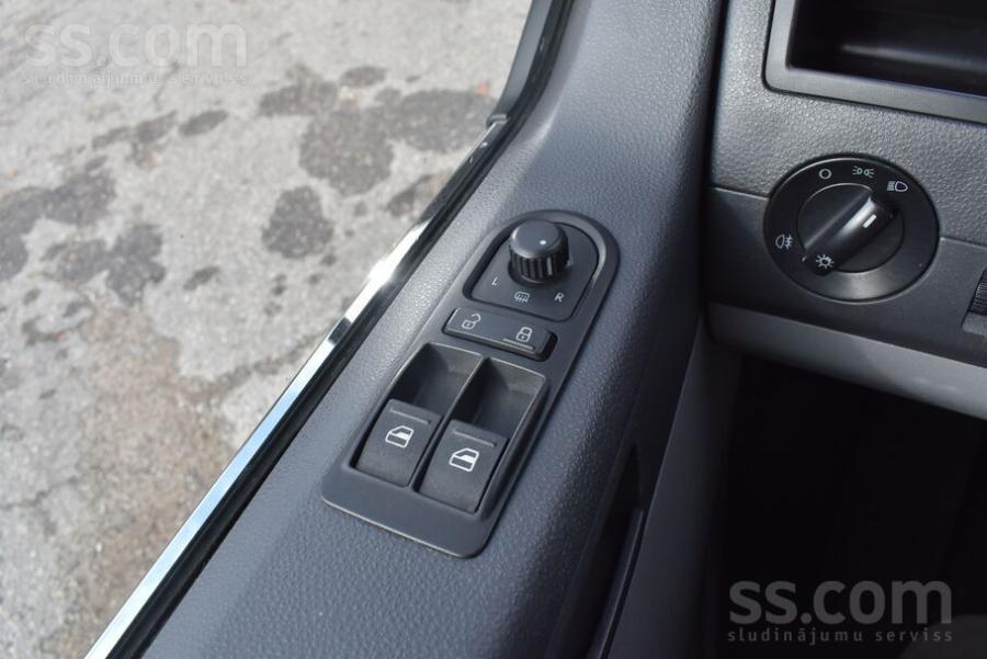 Black Volkswagen Transporter 2015 in Kuldiga, with an engine capacity of 2.00 L and mileage of 0 thousand km for 9990 €, photo 18 on AUTOMOTO.COM.LV