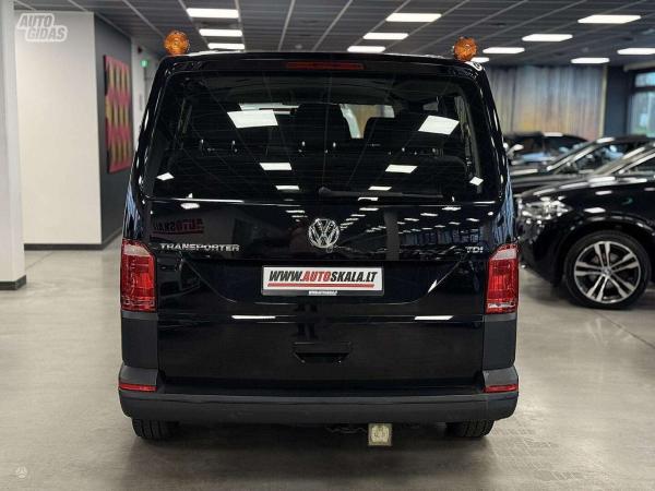 Black Volkswagen Transporter 2018 in Klaipeda, with an engine capacity of 2.00 L and mileage of 220 thousand km for 18900 €, photo 3 on AUTOMOTO.COM.LV