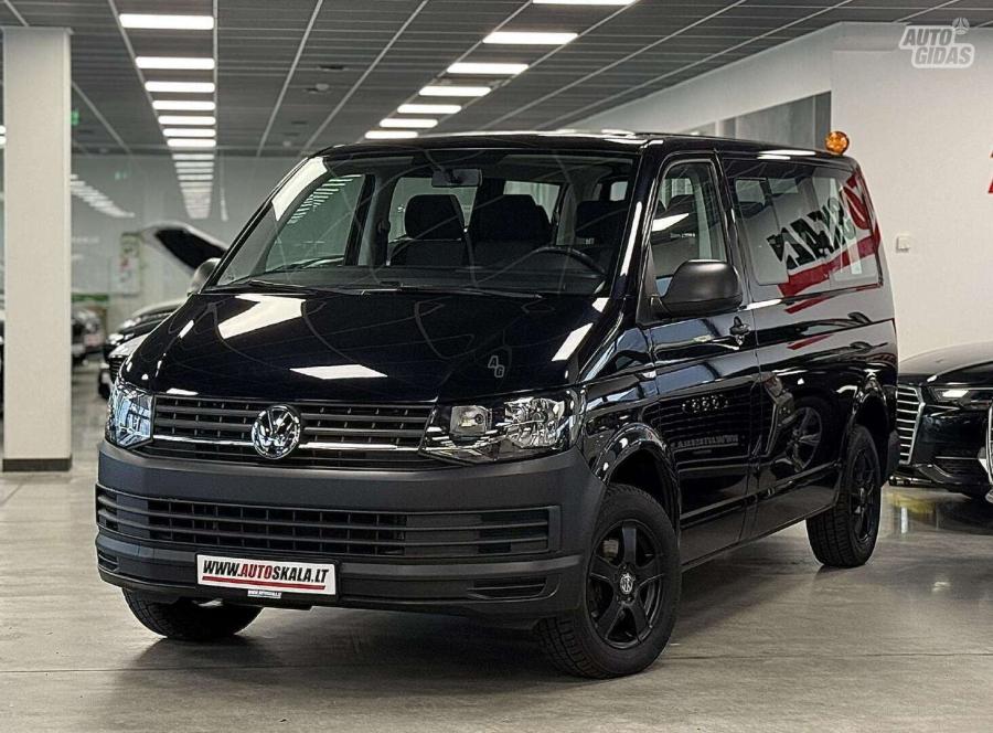 Melns Volkswagen Transporter 2018 Klaipėda, ar dzinēja tilpumu 2.00 L un nobraukumu 220 tūkst. km par 18900 €, foto 1 vietnē AUTOMOTO.COM.LV