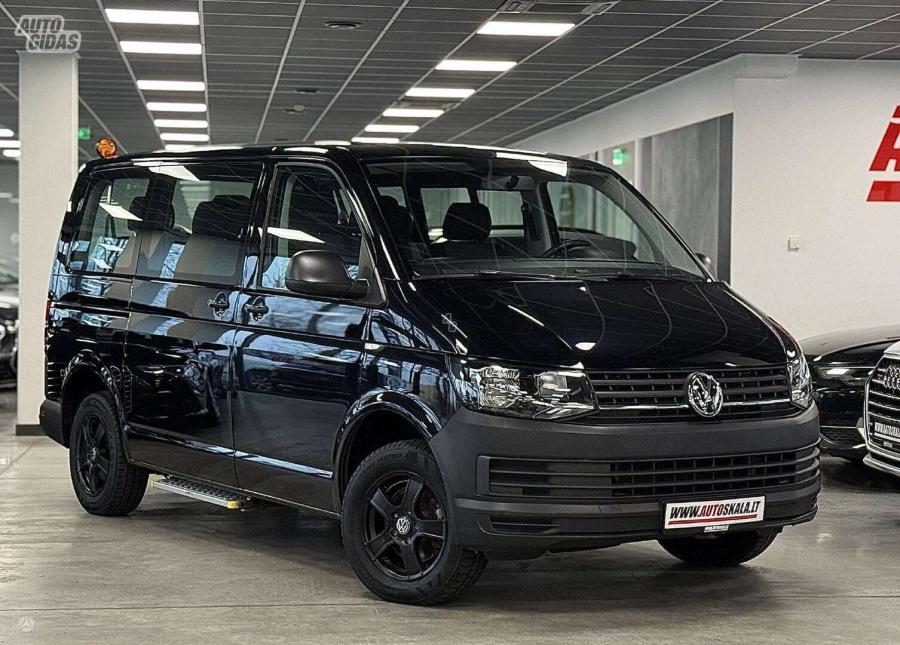 Melns Volkswagen Transporter 2018 Klaipėda, ar dzinēja tilpumu 2.00 L un nobraukumu 220 tūkst. km par 18900 €, foto 4 vietnē AUTOMOTO.COM.LV
