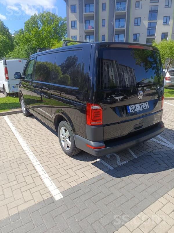 Black Volkswagen Transporter 2018 in Riga, with an engine capacity of 2.00 L and mileage of 148 thousand km for 16500 €, photo 2 on AUTOMOTO.COM.LV