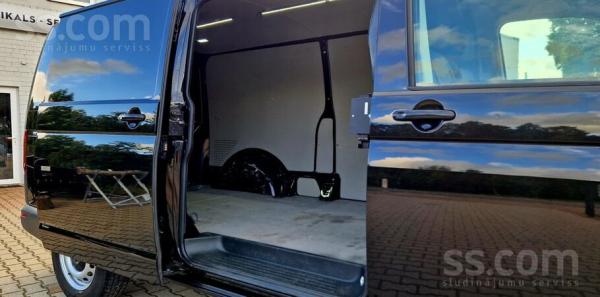 Melns Volkswagen Transporter 2018 Dobele, ar dzinēja tilpumu 2.00 L un nobraukumu 180 tūkst. km par 14520 €, foto 7 vietnē AUTOMOTO.COM.LV