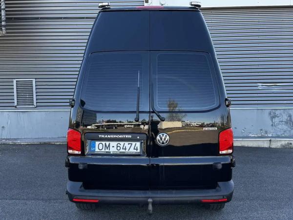 Black Volkswagen Transporter 2020 in Riga, with an engine capacity of 2.00 L and mileage of 180 thousand km for 22900 €, photo 4 on AUTOMOTO.COM.LV