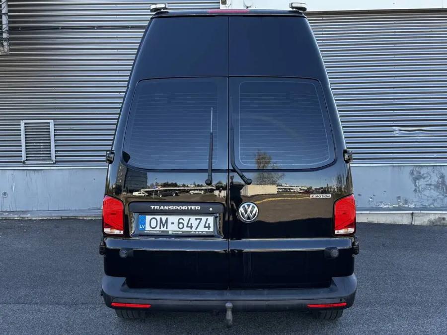 Черный Фольксваген Transporter 2020 в Рига, объемом двигателя 2.00 л и пробегом 180 тыс. км за 22900 €, фото 5 на AUTOMOTO.COM.LV