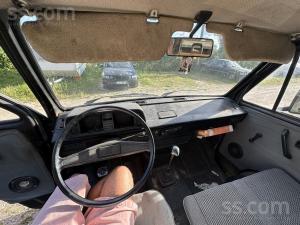 Black Volkswagen Transporter 1989 in Ogre, with an engine capacity of 1.70 L and mileage of 0 thousand km for 1200 €, photo 6 on AUTOMOTO.COM.LV