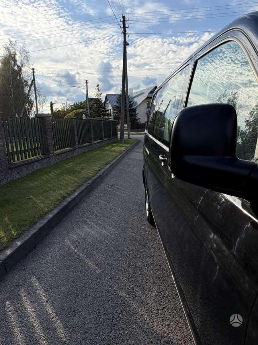 Black Volkswagen Transporter 2008 in Vilnius, with an engine capacity of 1.90 L and mileage of 213 thousand km for 6790 €, photo 5 on AUTOMOTO.COM.LV