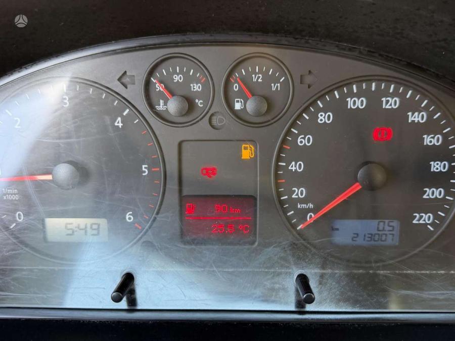 Black Volkswagen Transporter 2008 in Vilnius, with an engine capacity of 1.90 L and mileage of 213 thousand km for 6790 €, photo 8 on AUTOMOTO.COM.LV