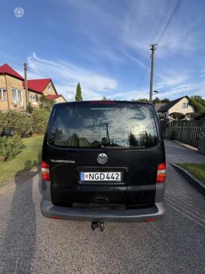 Black Volkswagen Transporter 2008 in Vilnius, with an engine capacity of 1.90 L and mileage of 213 thousand km for 6790 €, photo 11 on AUTOMOTO.COM.LV