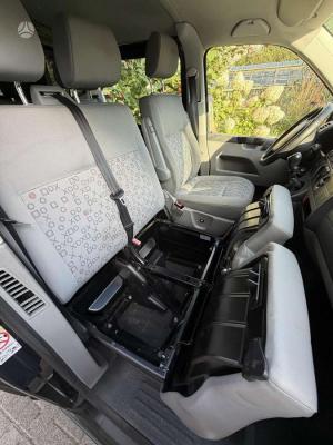 Black Volkswagen Transporter 2008 in Vilnius, with an engine capacity of 1.90 L and mileage of 213 thousand km for 6790 €, photo 16 on AUTOMOTO.COM.LV