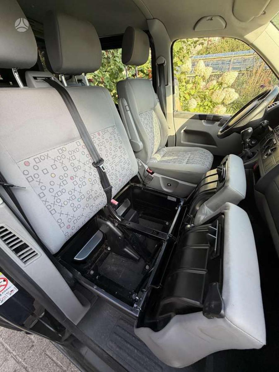 Black Volkswagen Transporter 2008 in Vilnius, with an engine capacity of 1.90 L and mileage of 213 thousand km for 6790 €, photo 16 on AUTOMOTO.COM.LV