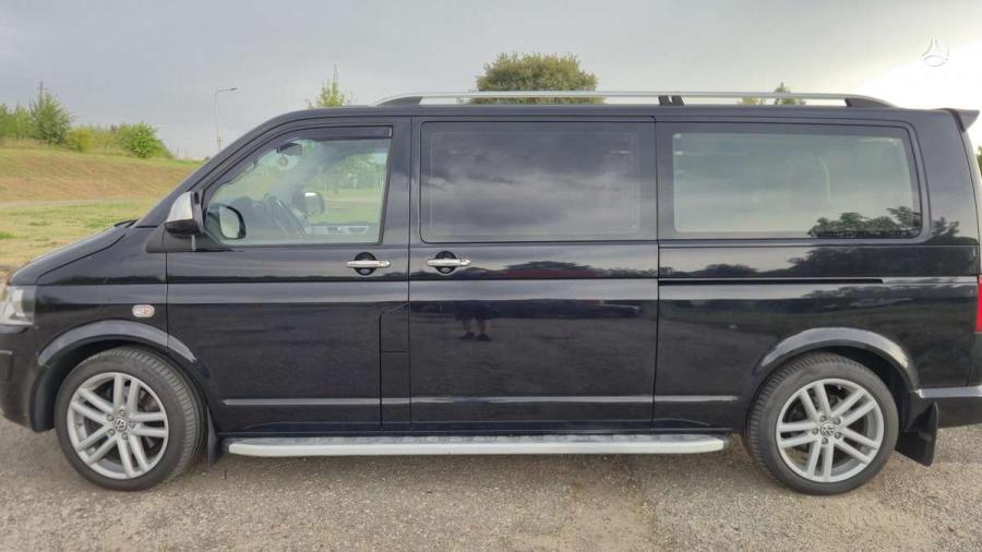 Black Volkswagen Transporter 2010 in Jonava, with an engine capacity of 2.00 L and mileage of 384 thousand km for 11000 €, photo 3 on AUTOMOTO.COM.LV