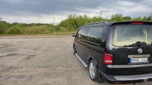 Black Volkswagen Transporter 2010 in Jonava, with an engine capacity of 2.00 L and mileage of 384 thousand km for 11000 €, photo 4 on AUTOMOTO.COM.LV