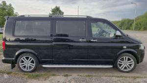Black Volkswagen Transporter 2010 in Jonava, with an engine capacity of 2.00 L and mileage of 384 thousand km for 11000 €, photo 5 on AUTOMOTO.COM.LV