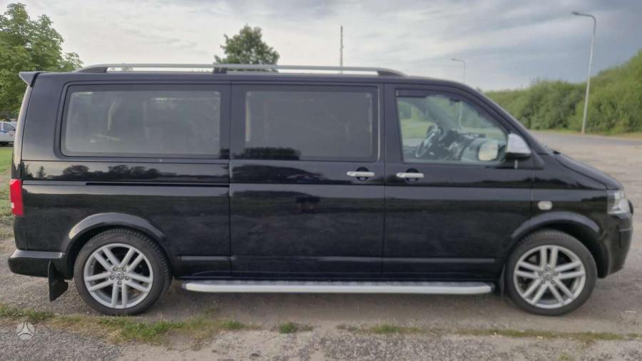 Black Volkswagen Transporter 2010 in Jonava, with an engine capacity of 2.00 L and mileage of 384 thousand km for 11000 €, photo 5 on AUTOMOTO.COM.LV