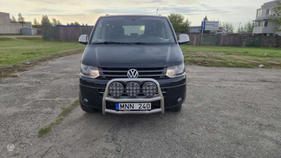 Black Volkswagen Transporter 2010 in Jonava, with an engine capacity of 2.00 L and mileage of 384 thousand km for 11000 €, photo 7 on AUTOMOTO.COM.LV