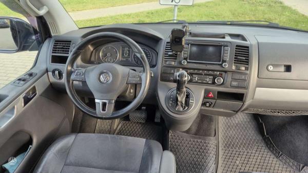 Black Volkswagen Transporter 2010 in Jonava, with an engine capacity of 2.00 L and mileage of 384 thousand km for 11000 €, photo 10 on AUTOMOTO.COM.LV