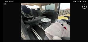 Black Volkswagen Transporter 2010 in Jonava, with an engine capacity of 2.00 L and mileage of 384 thousand km for 11000 €, photo 13 on AUTOMOTO.COM.LV