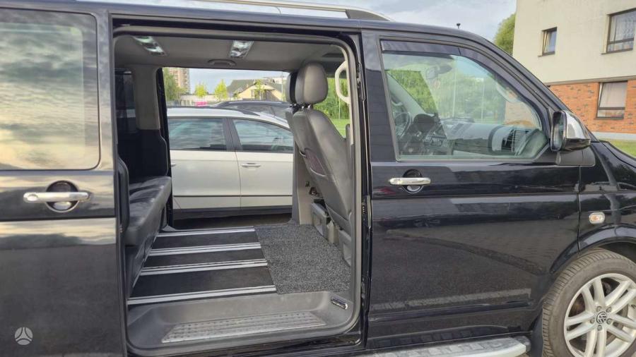 Black Volkswagen Transporter 2010 in Jonava, with an engine capacity of 2.00 L and mileage of 384 thousand km for 11000 €, photo 15 on AUTOMOTO.COM.LV
