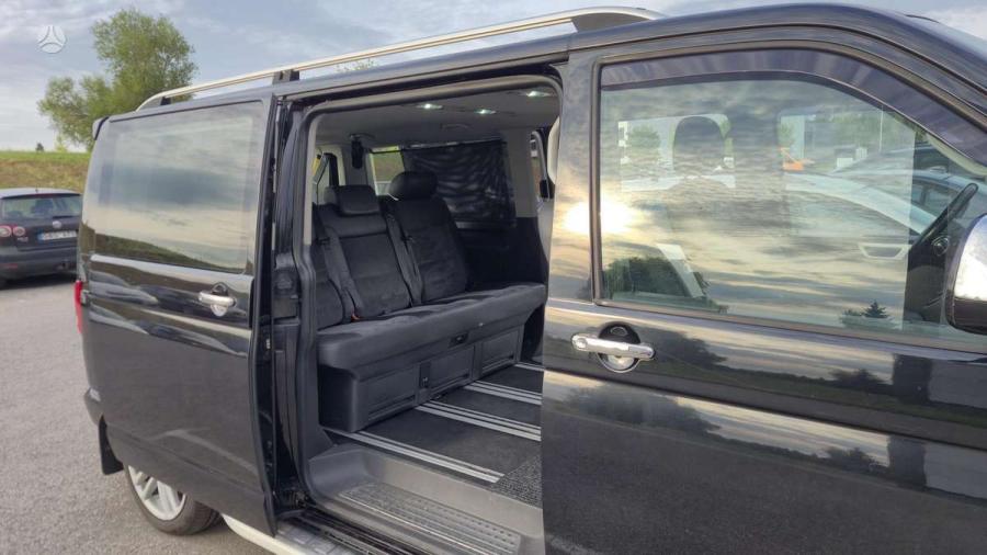 Black Volkswagen Transporter 2010 in Jonava, with an engine capacity of 2.00 L and mileage of 384 thousand km for 11000 €, photo 16 on AUTOMOTO.COM.LV