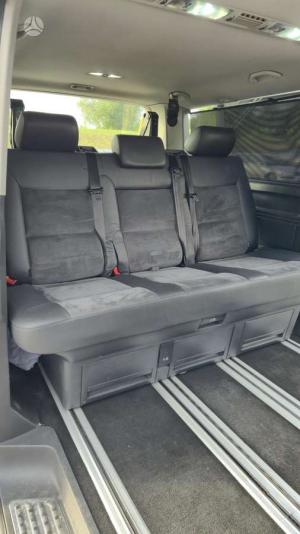 Black Volkswagen Transporter 2010 in Jonava, with an engine capacity of 2.00 L and mileage of 384 thousand km for 11000 €, photo 17 on AUTOMOTO.COM.LV
