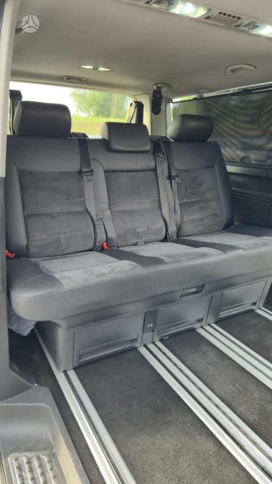 Black Volkswagen Transporter 2010 in Jonava, with an engine capacity of 2.00 L and mileage of 384 thousand km for 11000 €, photo 17 on AUTOMOTO.COM.LV