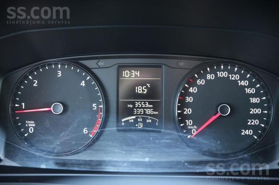 Melns Volkswagen Transporter 2017 Rīga, ar dzinēja tilpumu 2.00 L un nobraukumu 340 tūkst. km par 11495 €, foto 8 vietnē AUTOMOTO.COM.LV