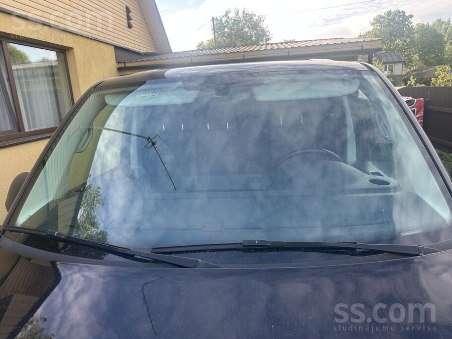 Black Volkswagen Transporter 2018 in Tallinn, with an engine capacity of 2.00 L and mileage of 178 thousand km for 18900 €, photo 7 on AUTOMOTO.COM.LV