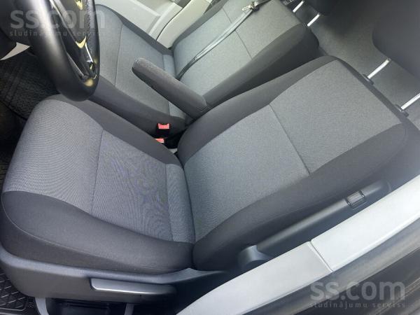 Black Volkswagen Transporter 2018 in Tallinn, with an engine capacity of 2.00 L and mileage of 178 thousand km for 18900 €, photo 10 on AUTOMOTO.COM.LV