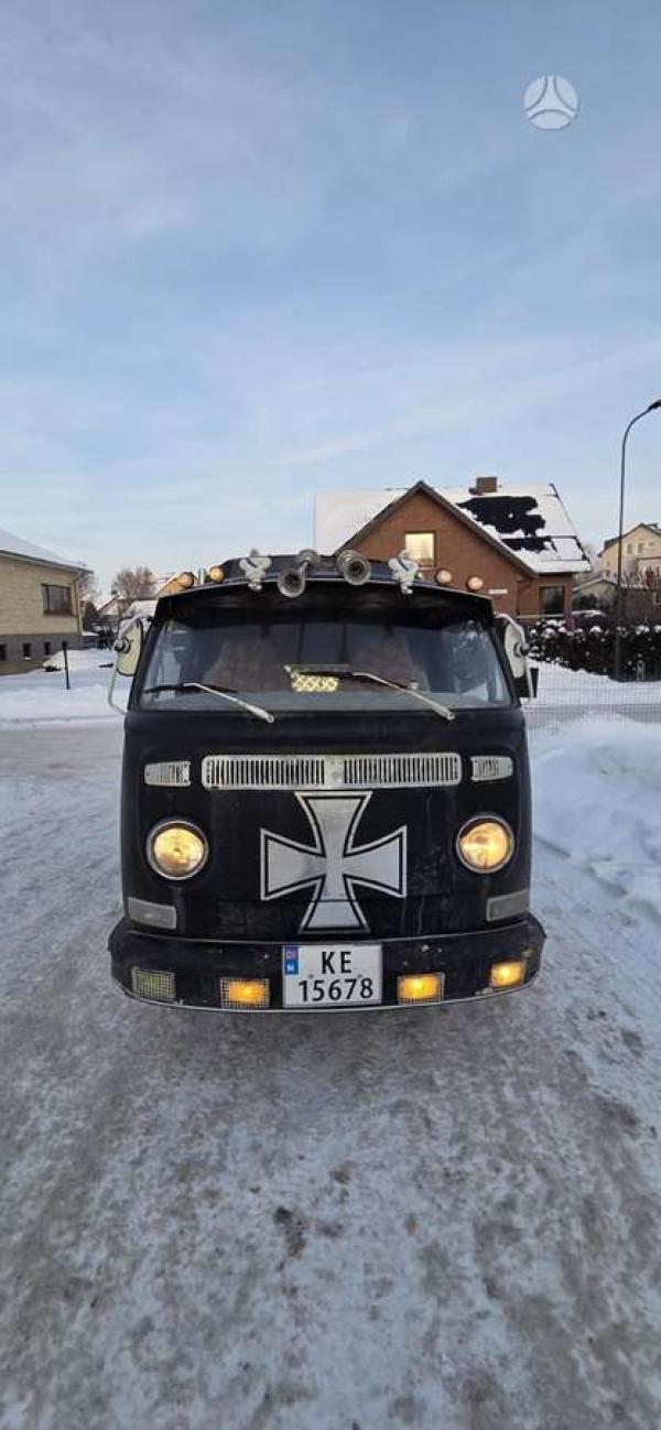 Melns Volkswagen Transporter 1971 Kauņa, ar dzinēja tilpumu 1.60 L un nobraukumu 22 tūkst. km par 5900 €, foto 2 vietnē AUTOMOTO.COM.LV