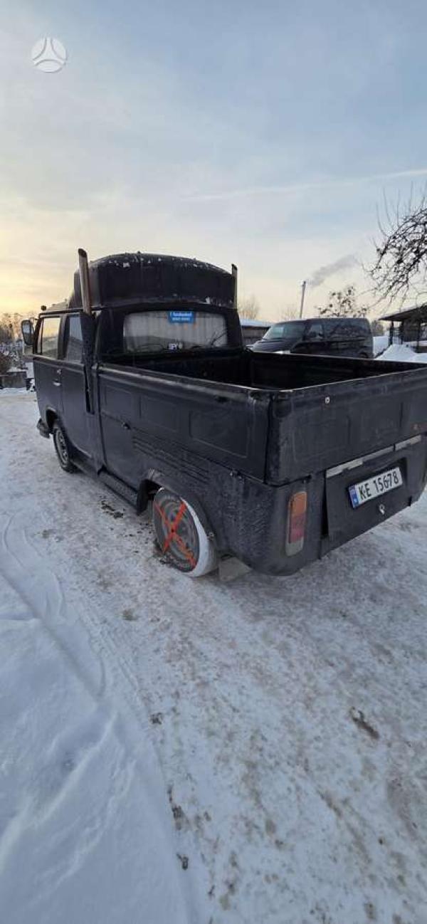 Melns Volkswagen Transporter 1971 Kauņa, ar dzinēja tilpumu 1.60 L un nobraukumu 22 tūkst. km par 5900 €, foto 4 vietnē AUTOMOTO.COM.LV
