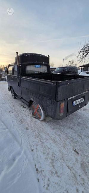 Melns Volkswagen Transporter 1971 Kauņa, ar dzinēja tilpumu 1.60 L un nobraukumu 22 tūkst. km par 5900 €, foto 4 vietnē AUTOMOTO.COM.LV
