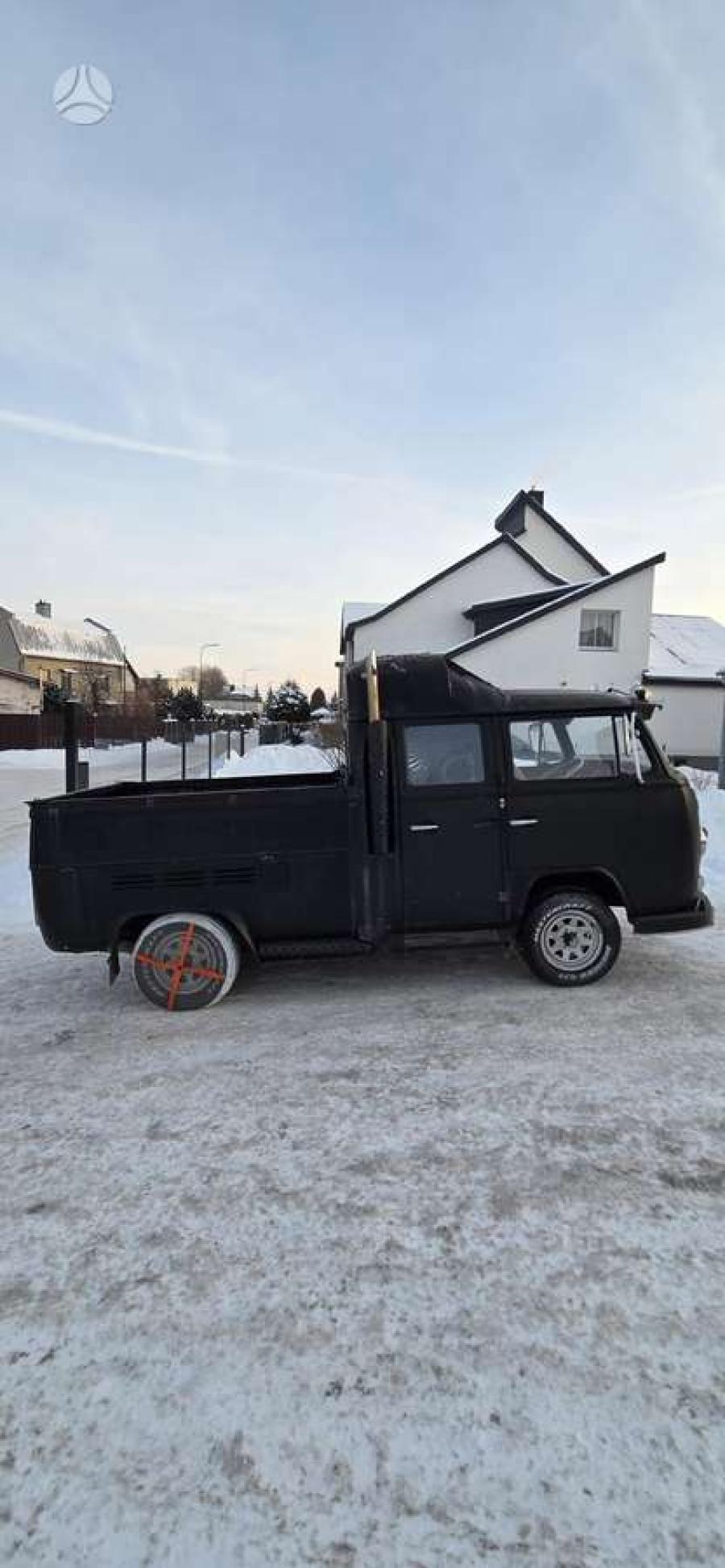 Melns Volkswagen Transporter 1971 Kauņa, ar dzinēja tilpumu 1.60 L un nobraukumu 22 tūkst. km par 5900 €, foto 6 vietnē AUTOMOTO.COM.LV