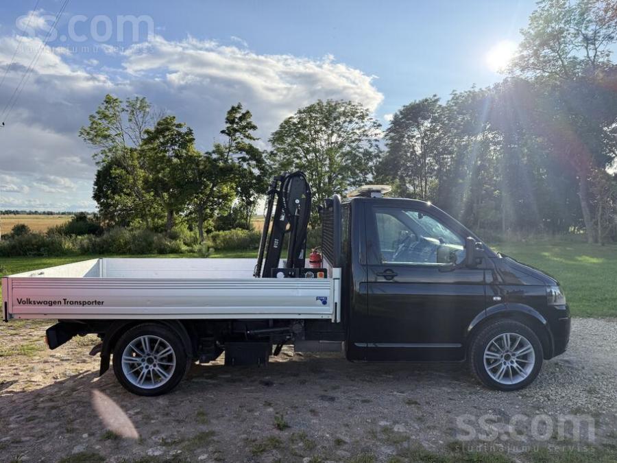 Black Volkswagen Transporter 2015 in Dobele, with an engine capacity of 2.00 L and mileage of 148 thousand km for 11950 €, photo 1 on AUTOMOTO.COM.LV
