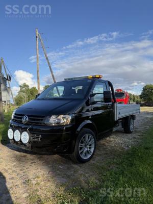 Black Volkswagen Transporter 2015 in Dobele, with an engine capacity of 2.00 L and mileage of 148 thousand km for 11950 €, photo 4 on AUTOMOTO.COM.LV