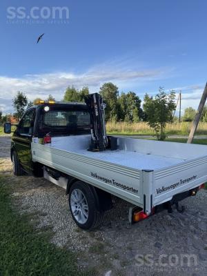 Black Volkswagen Transporter 2015 in Dobele, with an engine capacity of 2.00 L and mileage of 148 thousand km for 11950 €, photo 9 on AUTOMOTO.COM.LV