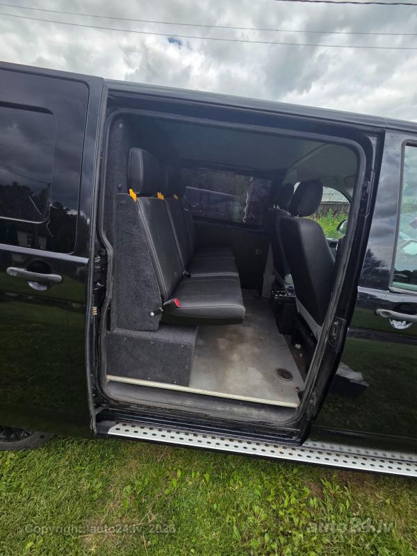 Black Volkswagen Transporter 2010 in Tallinn, with an engine capacity of 2.00 L and mileage of 280 thousand km for 10500 €, photo 4 on AUTOMOTO.COM.LV