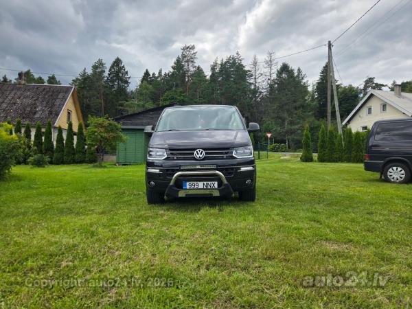 Black Volkswagen Transporter 2010 in Tallinn, with an engine capacity of 2.00 L and mileage of 280 thousand km for 10500 €, photo 6 on AUTOMOTO.COM.LV