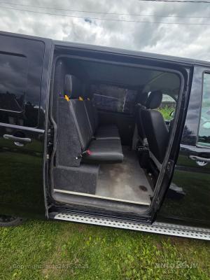 Melns Volkswagen Transporter 2010 Tallina, ar dzinēja tilpumu 2.00 L un nobraukumu 282 tūkst. km par 10500 €, foto 5 vietnē AUTOMOTO.COM.LV